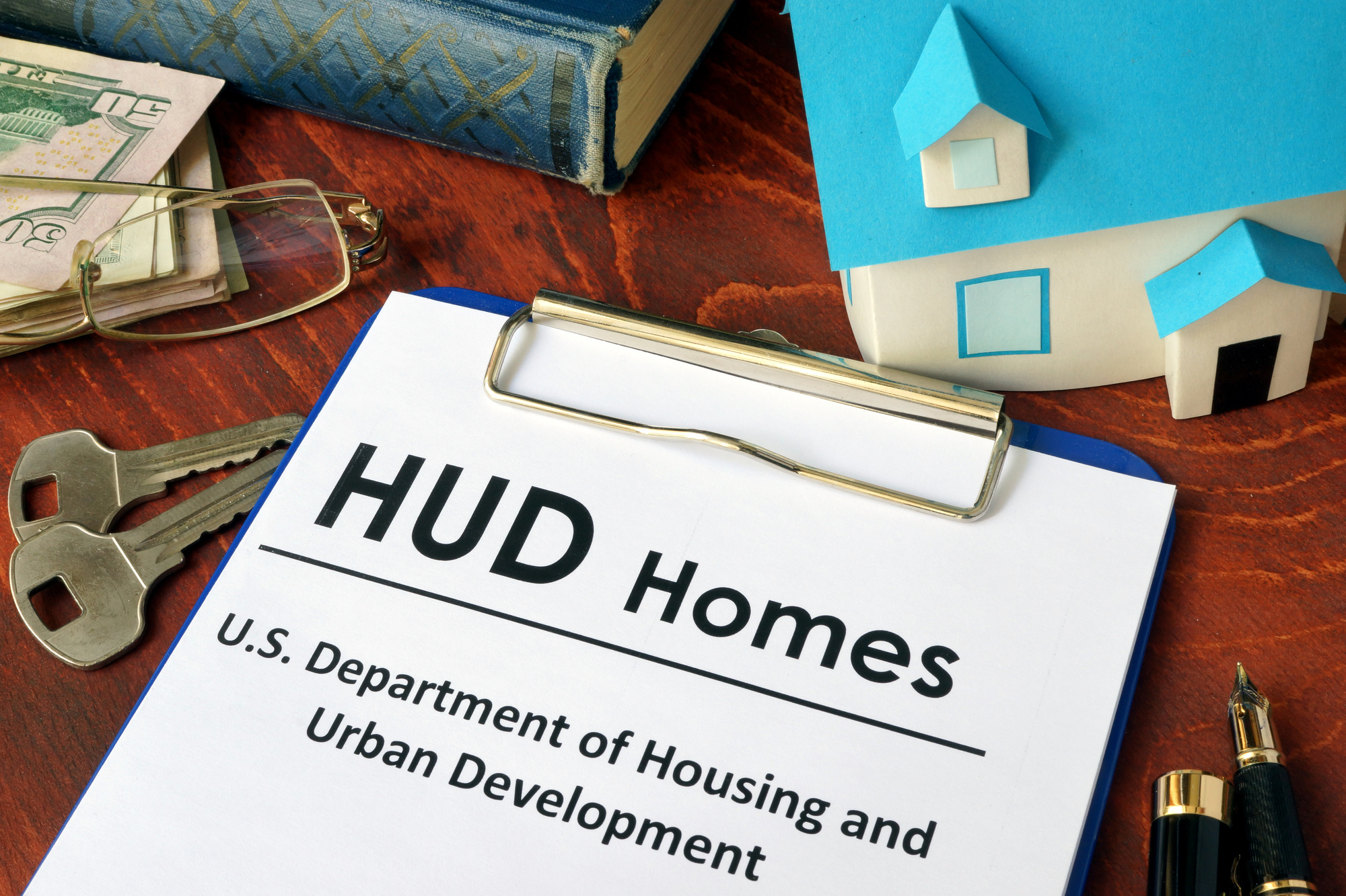 What Are HUD Homes and How Do You Buy One? | UpGifs.com