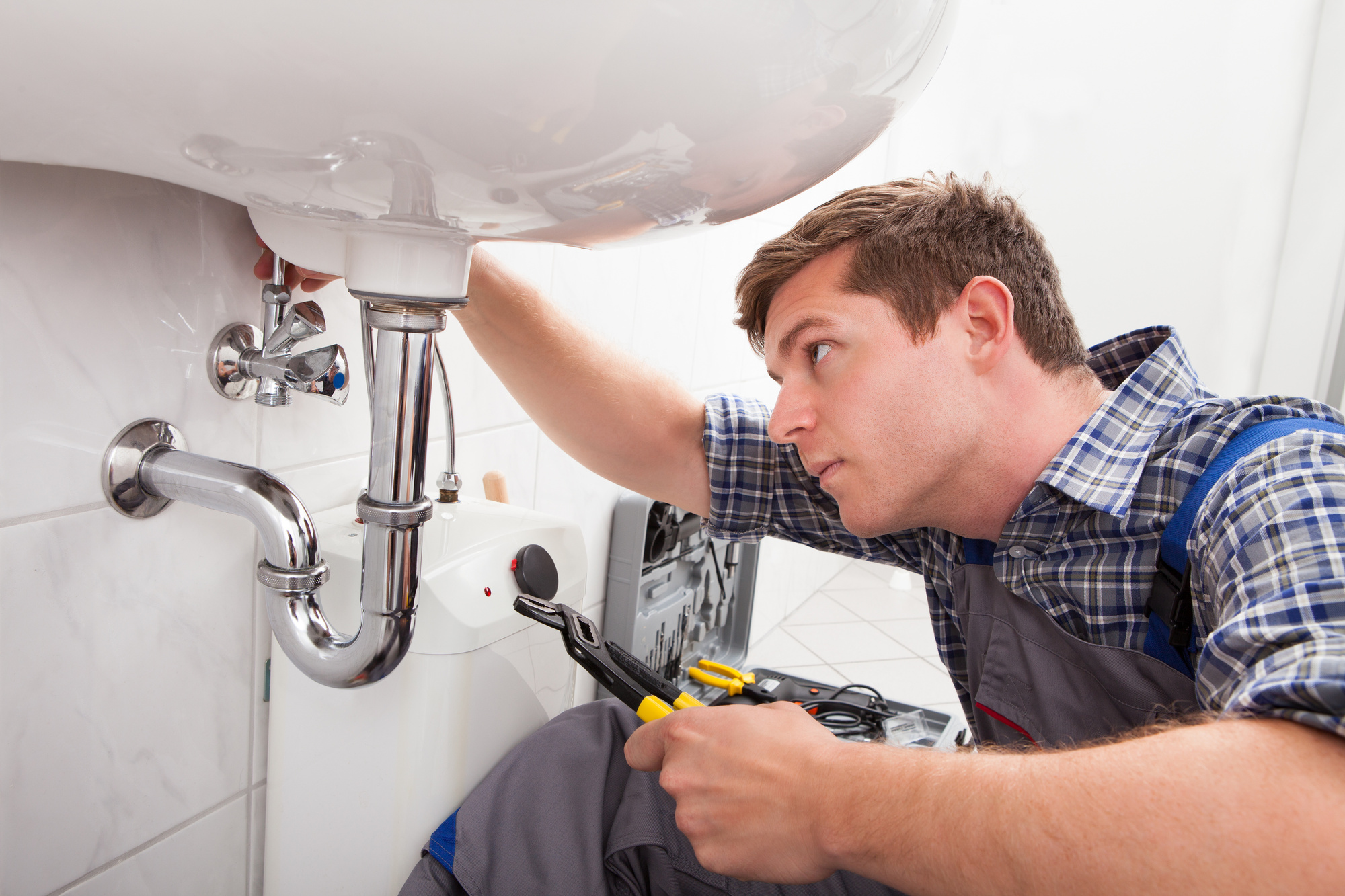 9 Signs for When to Call a Plumber | UpGifs.com
